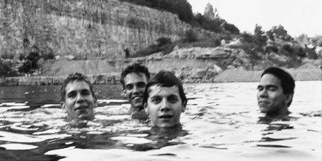《Spiderland》About Slint. Slint的聲響像是漩渦吞噬著所有色彩，化世界的濃厚於暗淡、繽紛為深沉，讓人思愁… | by ...