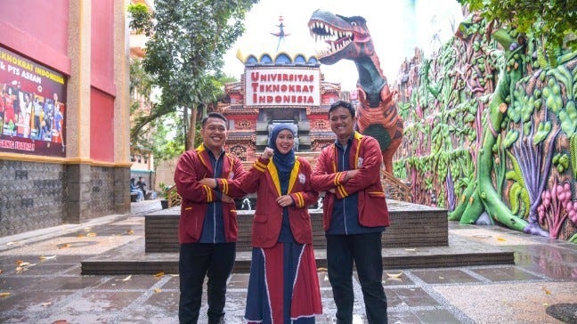 Mahasiswa Universitas Teknokrat Juara 1 Lomba Karya Tulis Ilmiah IoT | by Indobot Academy | Medium