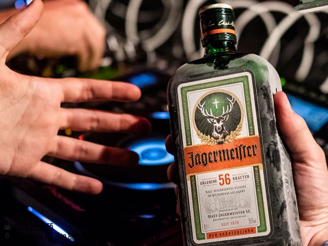 Rượu Jagermeister là gì? phân biệt rượu Jagermeister thật giả chuẩn xác ...