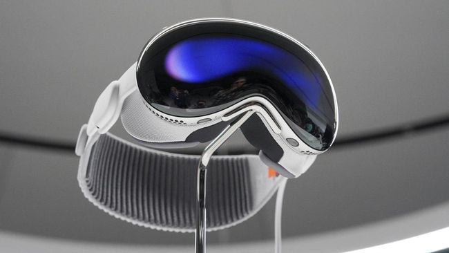 Apple Vision Pro: The Future of Augmented Reality | by Follow for ...