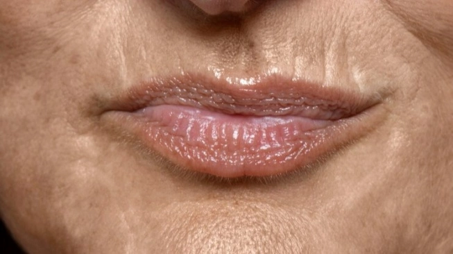 5 Tips Mencerahkan Bibir Gelap Akibat Keseringan Merokok | by Makamana ...