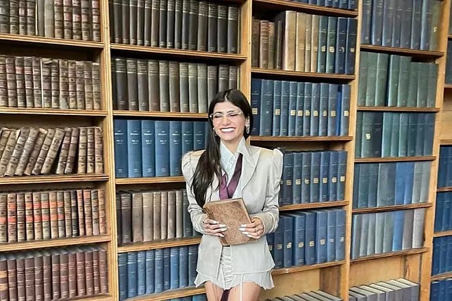 Mia Khalifa speaks at Oxford University | by Fly Alone | Jun, 2024 | Medium