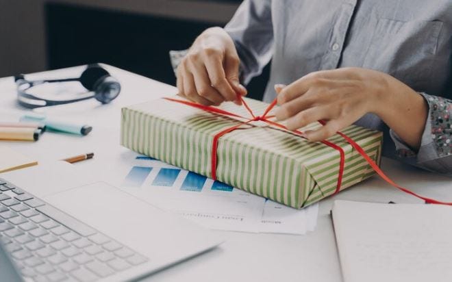 How to Choose the Perfect Gift for an Accountant? | by RuBook Creative ...
