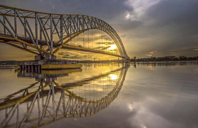 Kutai Kartanegara Bridge. For information, this bridge collapsed… | by ...