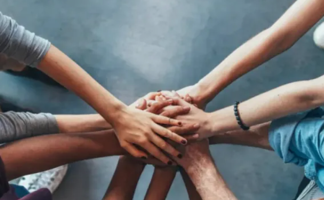 Fortalecendo Equipes para o Sucesso: Implementando Team Building | by Karoliny Matos Mello | Medium