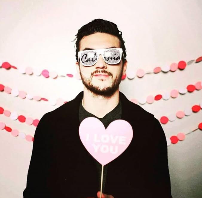 SWIMMING IN ROSE PETALS, MEET YONATAN THE ARTIST. | by yessenia corona ...