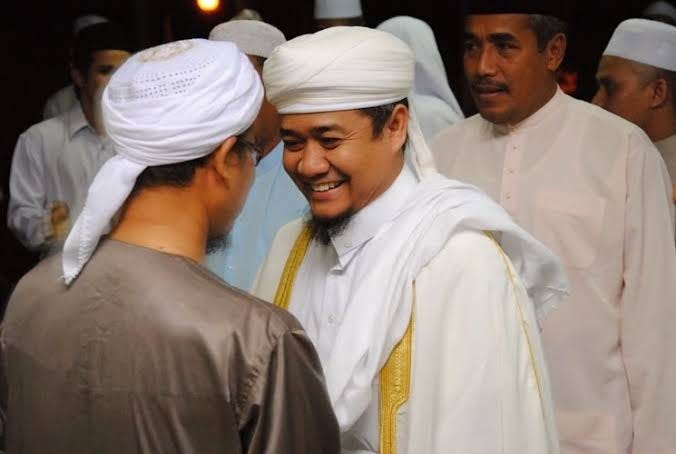 Pengaruh Dikotomisasinya Tasawuf dan Fiqih Pada Madrasah Ilmu | by Muhammad Jibril | Dec, 2024 ...