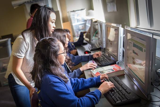 Breaking the Stereotype: The Challenges of IT Students Who Can’t Code ...