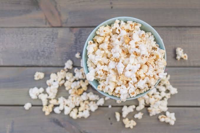 Popcorn benefits 1. Rich in Fiber Helps with digestion Keeps you full ...