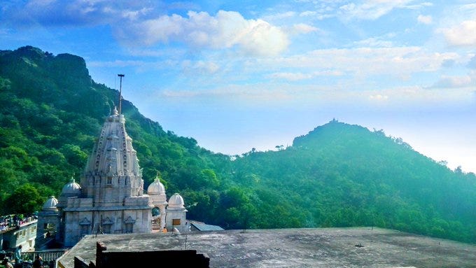 A Journey Through Time: Exploring The History of Parasnath Temple in ...