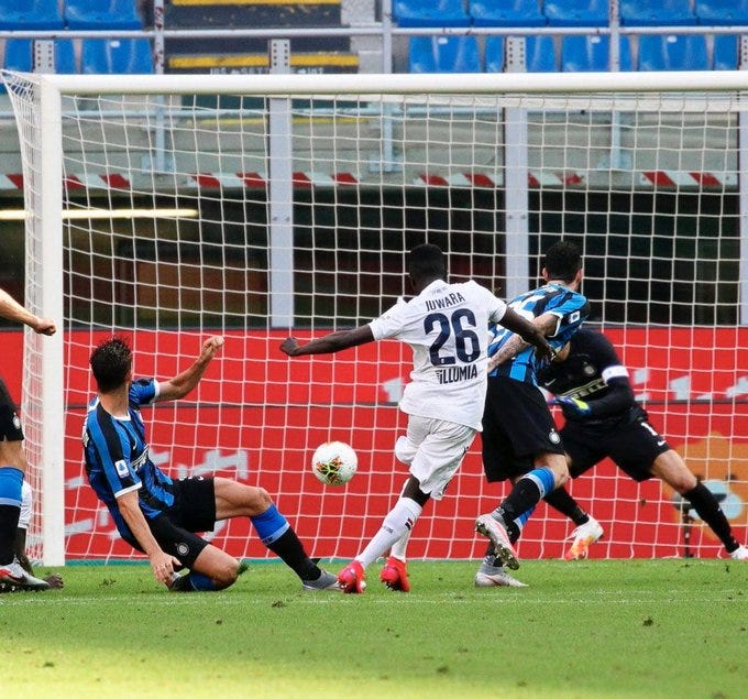 “A história de um jovem Africano, brilhando em território Europeu.” | by Caio Menezes | Medium