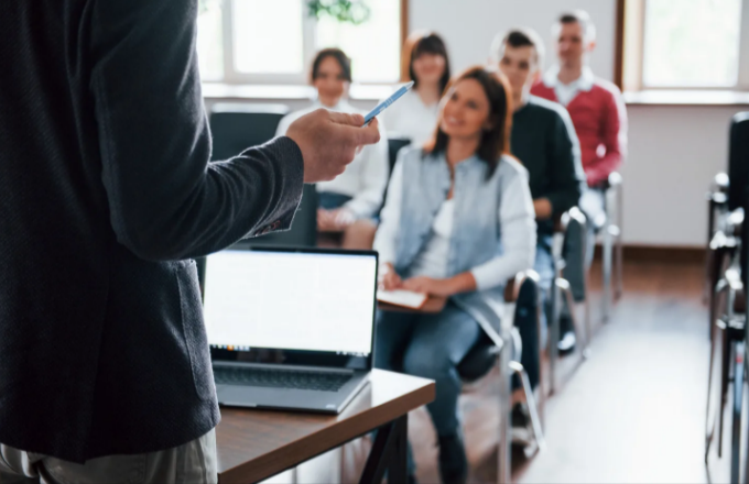 The Dynamics of Queue Management for Educational Institutions - Nemo - Q - Medium
