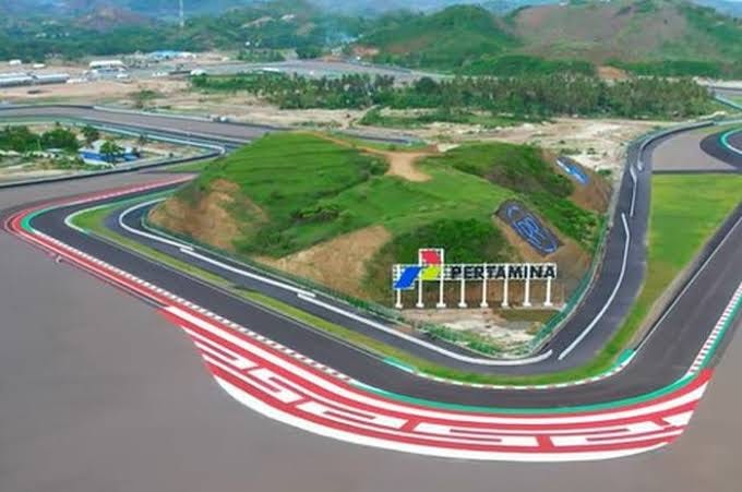 MOTOGP FIRST TIME IN INDONESIA CIRCUITE MANDALIKA - Slasher - Medium
