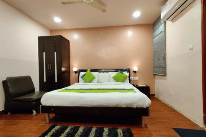 Single Room PG in Noida Sector 18 | Boys & Girls Paying Guest - Shyam ...