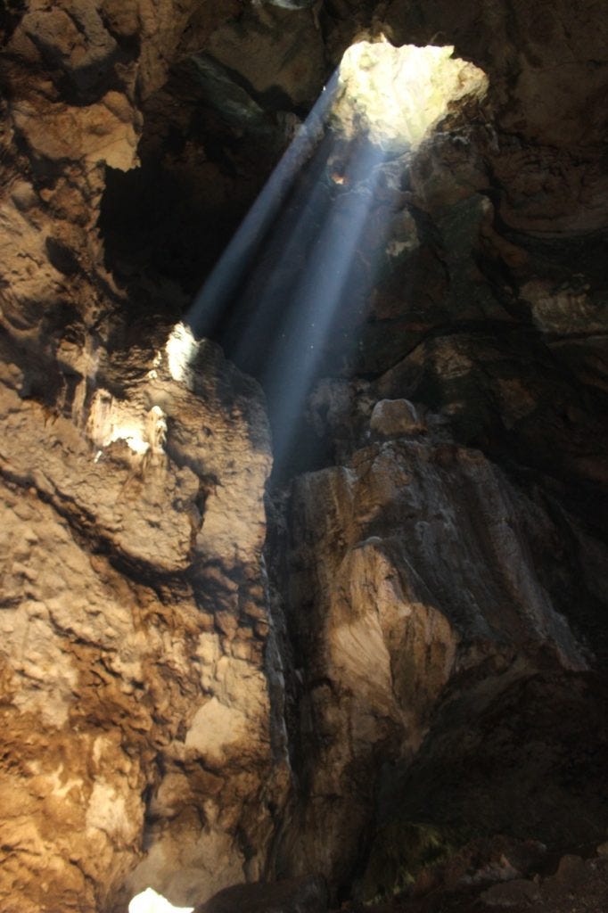 Gua Batu Hapu, Keindahan Tersembunyi di Kalimantan | by kulturina.id ...