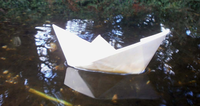 paper boats - junie ⚢ - Medium