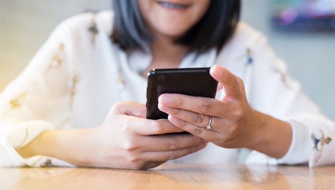 How to Respond When Guy Texts You What’s Up | by TOP STAR | Medium