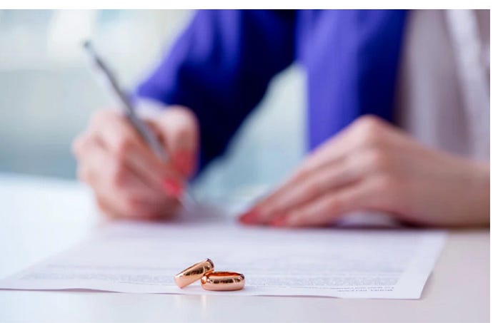 𝗔 𝗟𝗮𝘄𝘆𝗲𝗿’𝘀 “𝗻𝗼𝗻-𝗟𝗮𝘄𝘆𝗲𝗿𝗹𝘆” 𝗥𝗲𝗳𝗹𝗲𝗰𝘁𝗶𝗼𝗻 𝗼𝗻 𝗣𝗿𝗲𝗻𝘂𝗽𝘀 | by Bernard Ezekiel Chung | Oct, 2025 | Medium