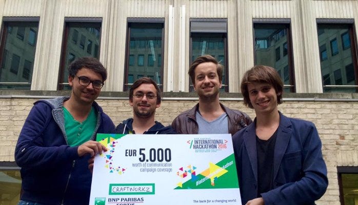 Praten met robots. Tal van ondernemingen experimenteren… | by Sam ...
