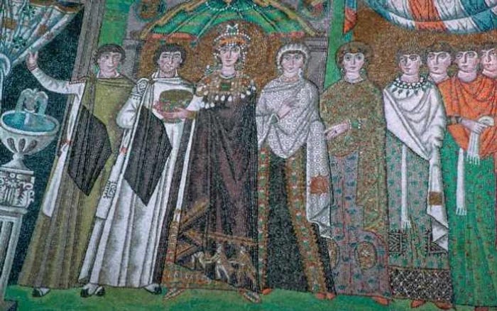 The secrets of the most powerful women of the Middle Ages: Queen of the ...