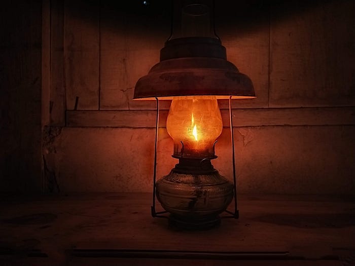 [Untold Story] Badai Berlarut — Sebuah Seni yang Kusut | by Monolog Sunyi | Medium