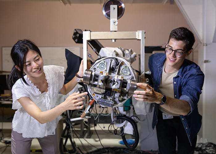Preparing Graduates for the Real World: The Impact of Industry-Specific ...