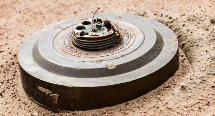 Avoiding the Landmines: Common Startup Mistakes and How to Dodge Them ...