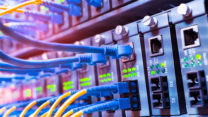 Server redundancy: What it is and why it matters | by ZEMIM | Medium
