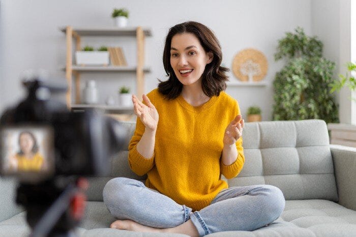 7 Tips to Speak Confidently on Camera — Part 1 | by Karim Darwish | Medium