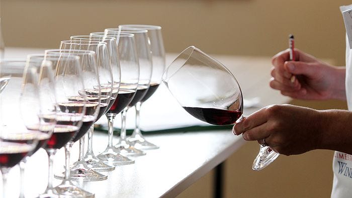 Thoughts on: Judging Quality in Wine | by Fintan Kerr | Medium