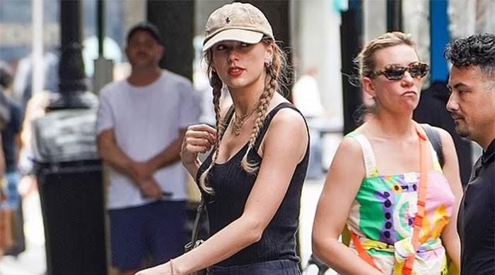 Taylor Swift returns to NYC recording studio, sporting low-key look ...