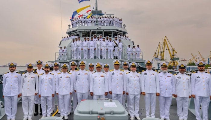 Pakistan Navy and Pakistan Army are two distinct branches of the ...