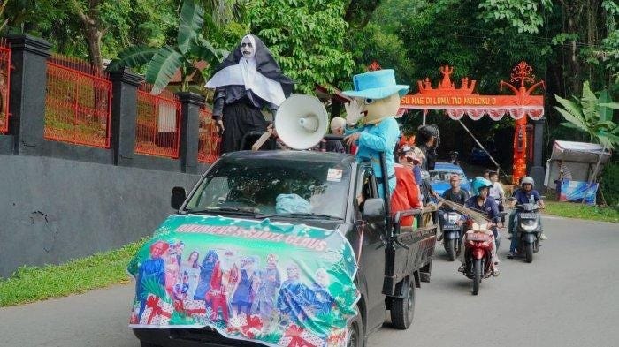Santa Claus: Simbol Cinta atau Alat Intimidasi? Tradisi “Unik” di ...