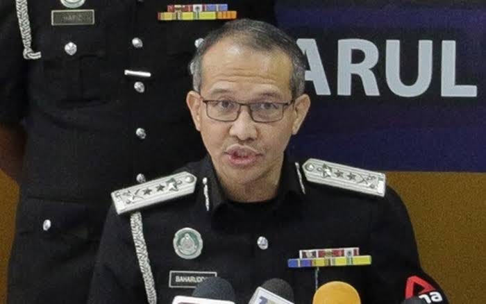 32 foreigners working without permits, overstaying detention Director ...