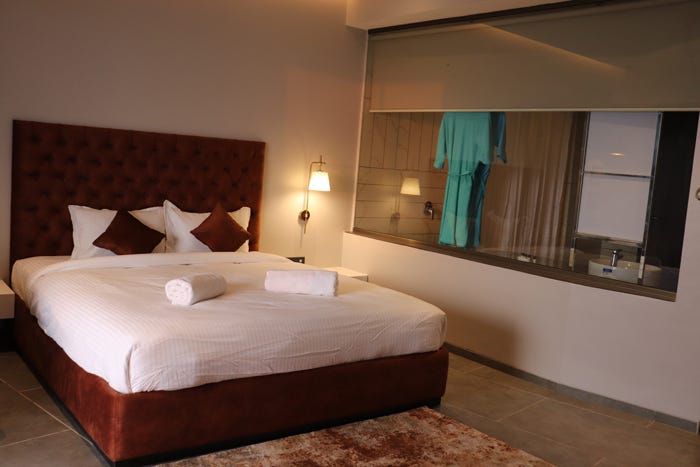 Elevate Your Stay: Reserve Exclusive Luxury Rooms in Bhogwe | by Sea ...