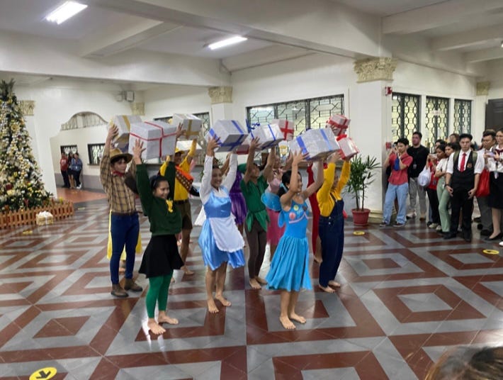 TLPFeature | Pasko sa LPU: Decking the Halls at the Mabini Hall | by ...