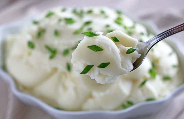 सॉर क्रीम मैश्ड पोटेटोज़ — Sour Cream Mashed Potatoes Recipe | by Food ...