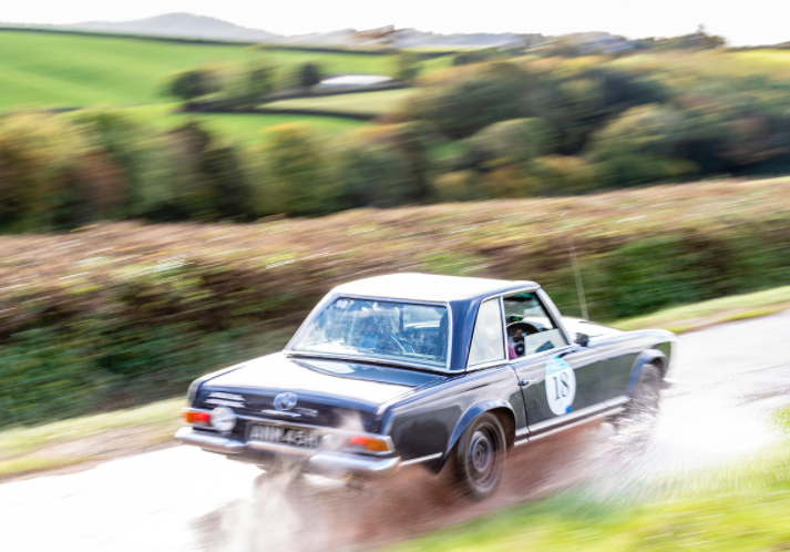 Original Classic Rally Organization - Rally The Globe - Medium