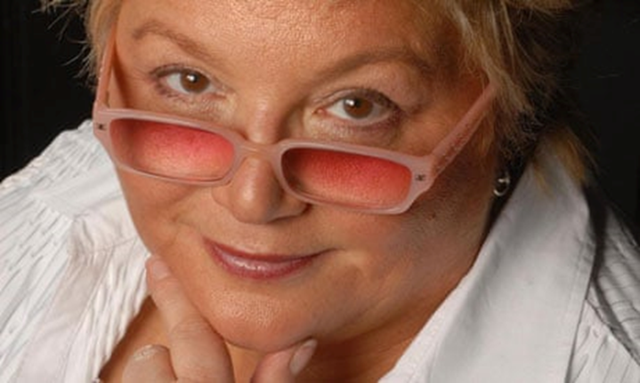 Daily Mail to pay £125,000 libel damages over TV psychic ‘scam’ claim ...