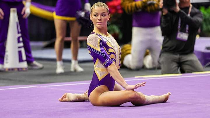 Livvy Dunne is surprise LSU cheerleader on private jet to Auburn meet ...