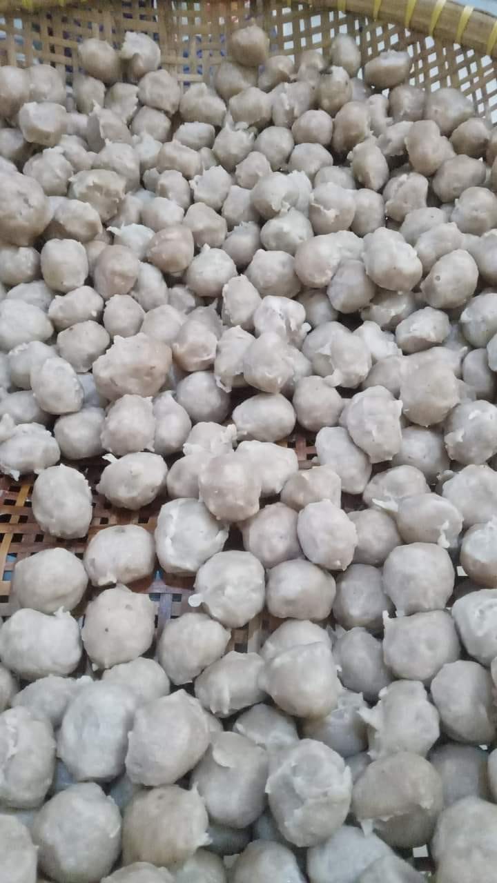 MENYANTAP BAKSO KUAH MBAK SRI MAKNYUS | by Sri widi astuti | Jun, 2024 | Medium