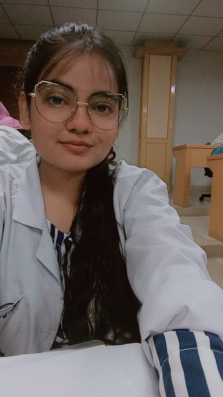 From college bench to client deadlines: My journey to the white coat | by Taiba Anwer | Medium