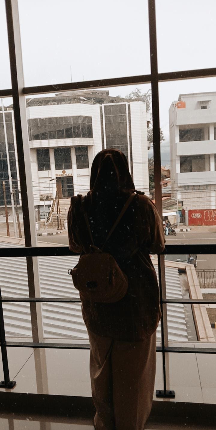 DAY-1 Going to 25thn: The Dilemma of Letting Go | by Ulya. N | Mar, 2025 | Medium