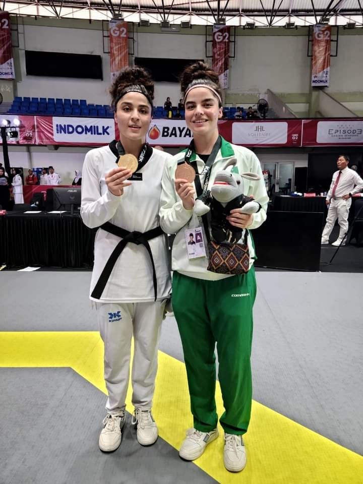 Twin sisters Manisha Ali and Maleeha Ali from Gilgit-Baltistan ...
