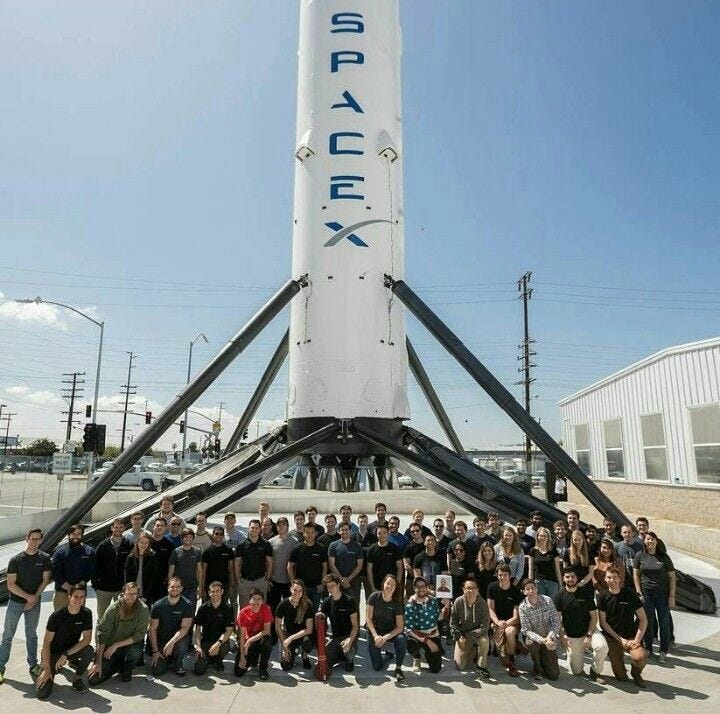 𝐒𝐭𝐚𝐫𝐬𝐡𝐢𝐩 :. 𝐄𝐥𝐨𝐧 𝐌𝐮𝐬𝐤 𝐄𝐦𝐛𝐢𝐭𝐢𝐨𝐧 𝐓𝐨… | by Usman Ansari | Medium