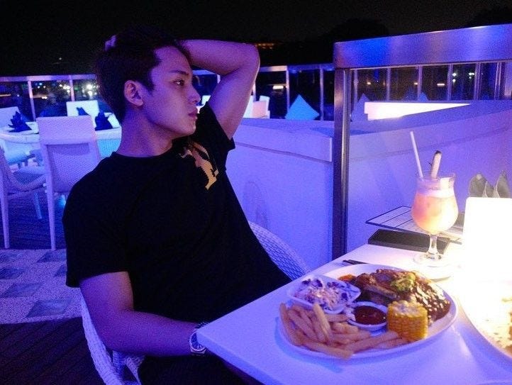 Sunday. Wonwoo terkekeh melihat chat heboh dari… | by velvetybaes | Medium