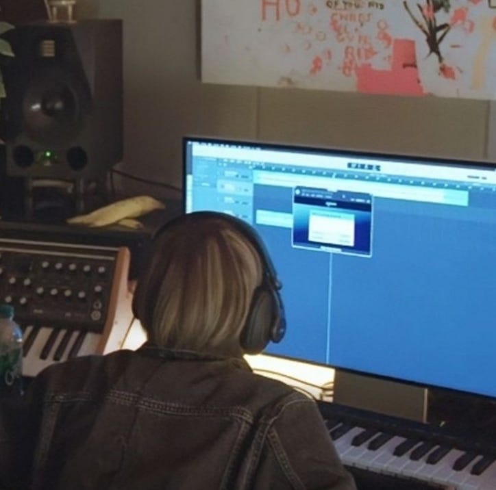 Studio Rekaman. — 10.12 | by yoshibble | Medium