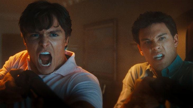 Hum: Sound of the Menendez Brothers In Netflix’s Monsters: The Lyle and ...