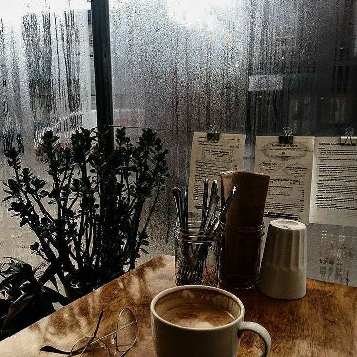 Ku ingat, sore nanti aku ada janji untuk singgah sebentar ke kedai kopi ...