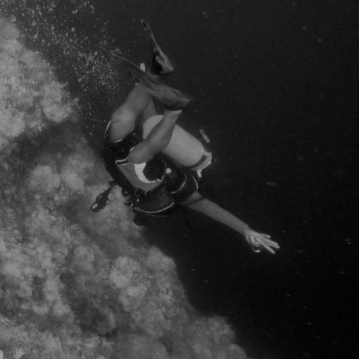 140-feet deep in the Great Blue Hole. Defective air gauge. | by 1/2d ...